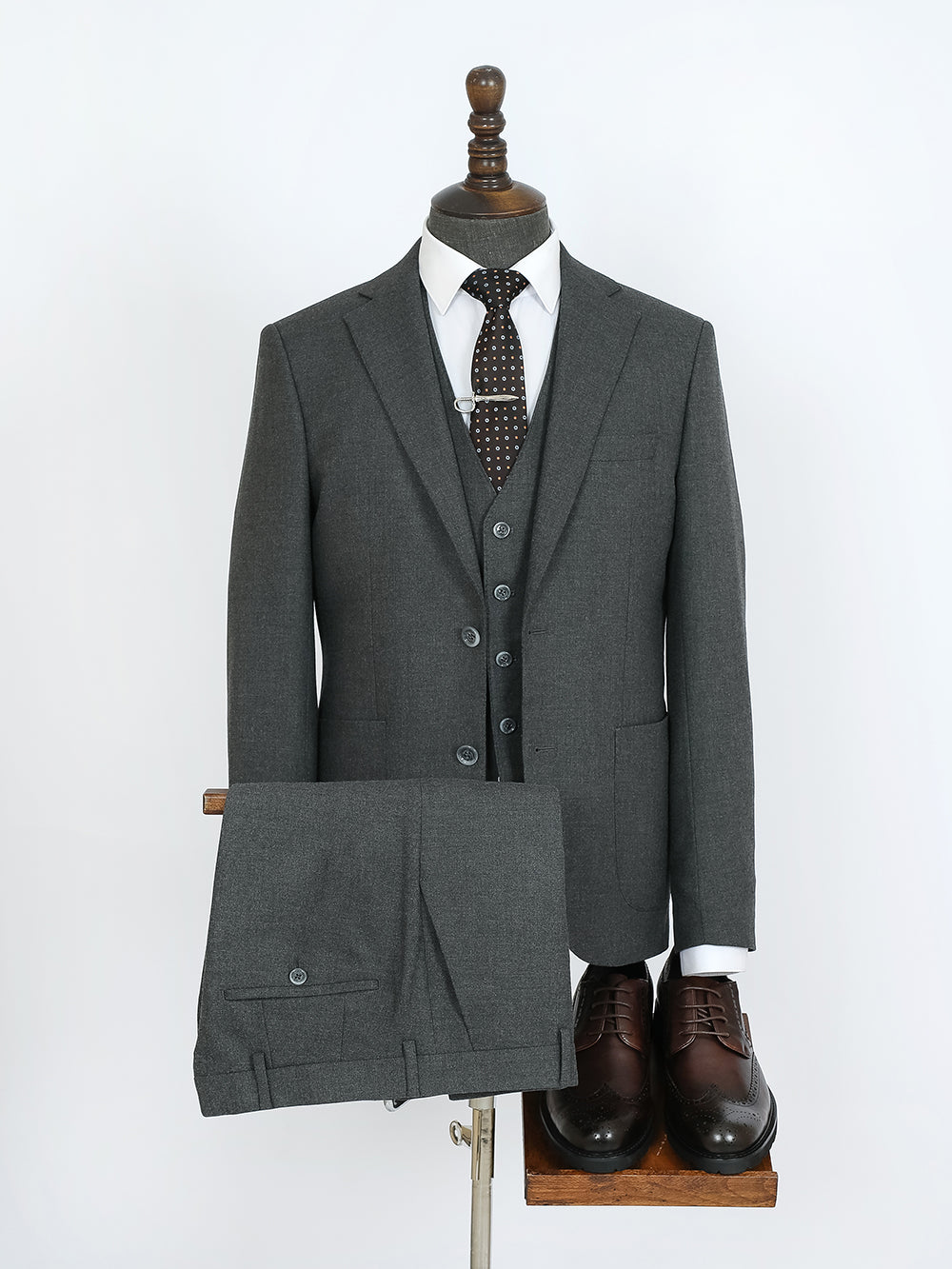 Three Pieces Of Stylish Bespoke Men Suit Tailored – D&D Clothing